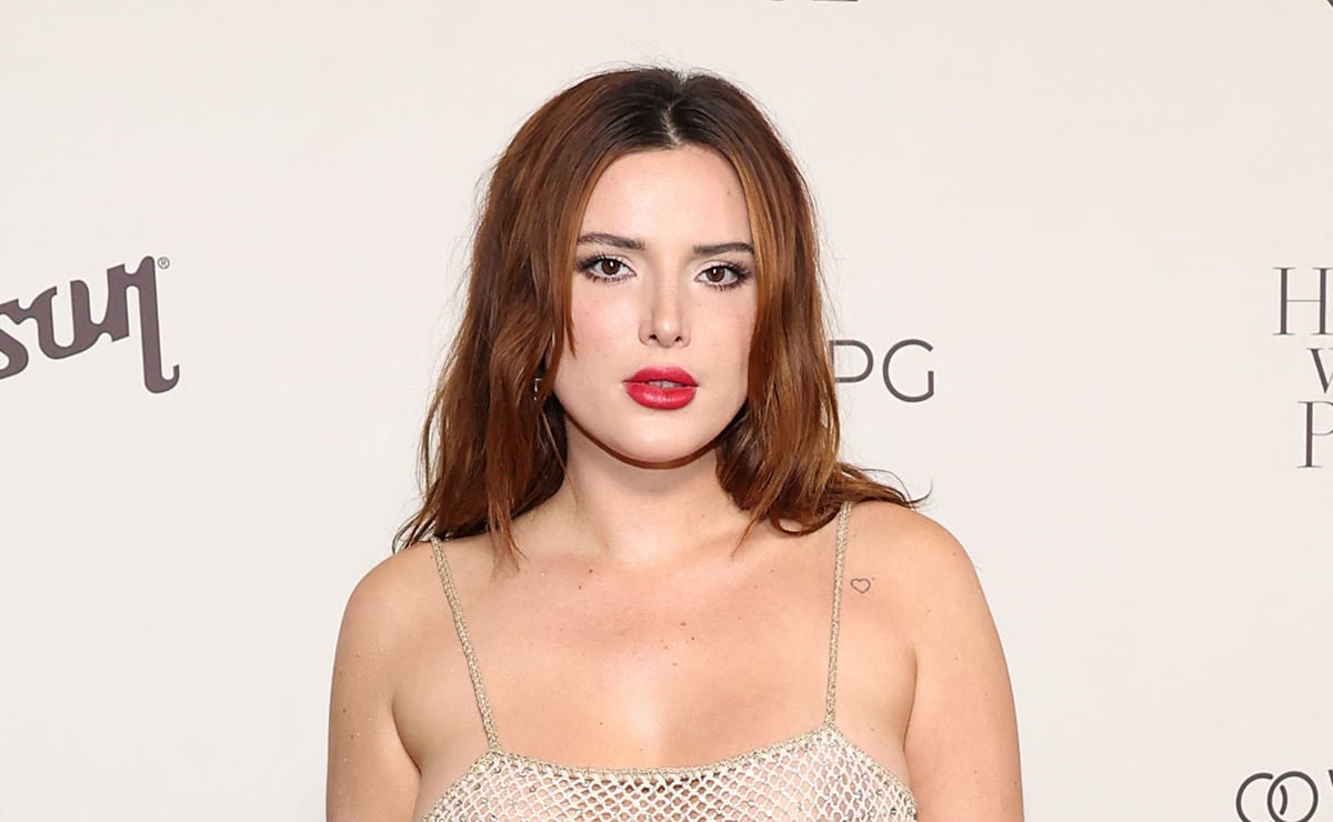 Bella Thorne lo deja ver casi todo con vestido nude extremadamente transparente durante evento ...