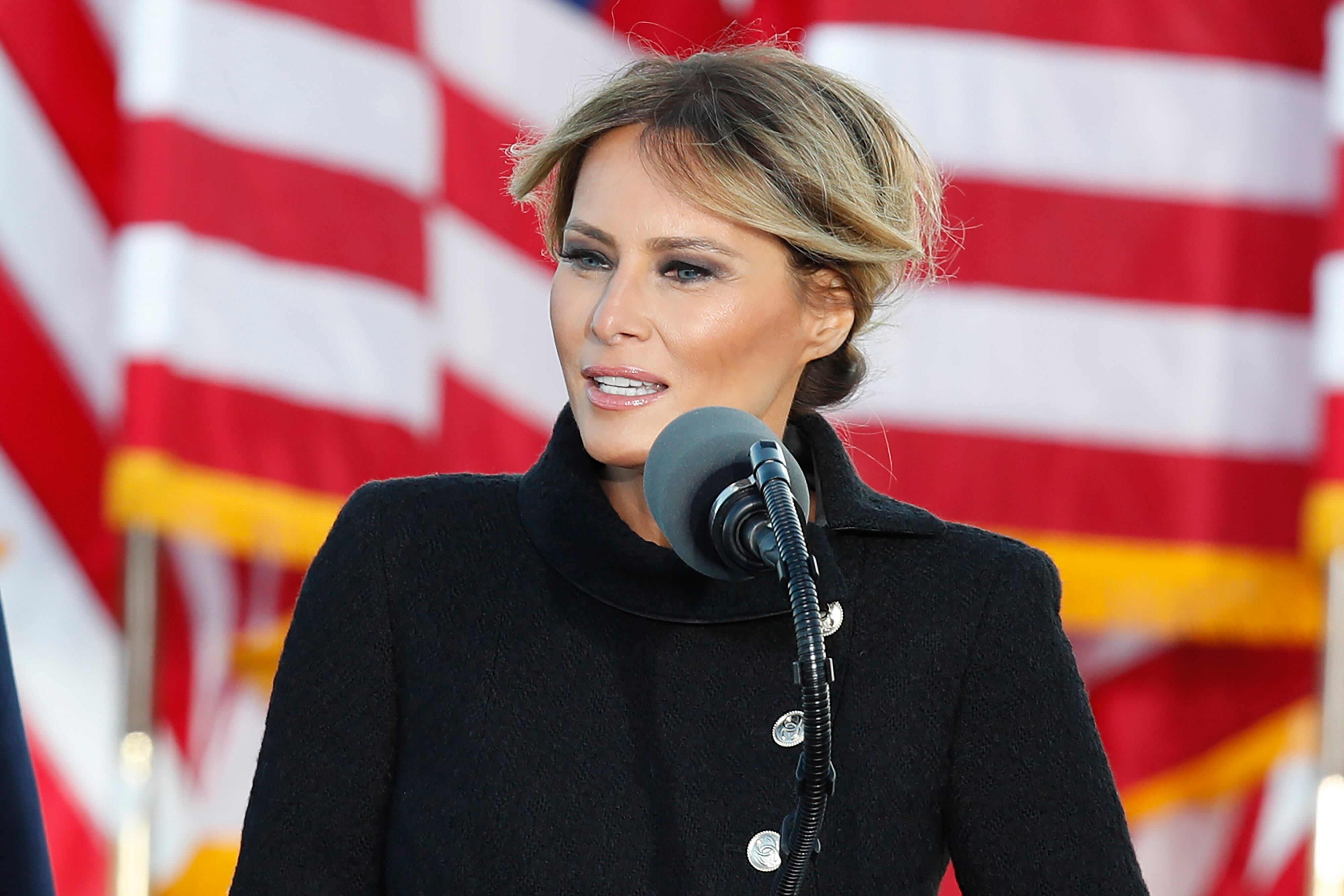 Melania Trump alerta sobre la Inteligencia Artificial: “Los robots ya ...