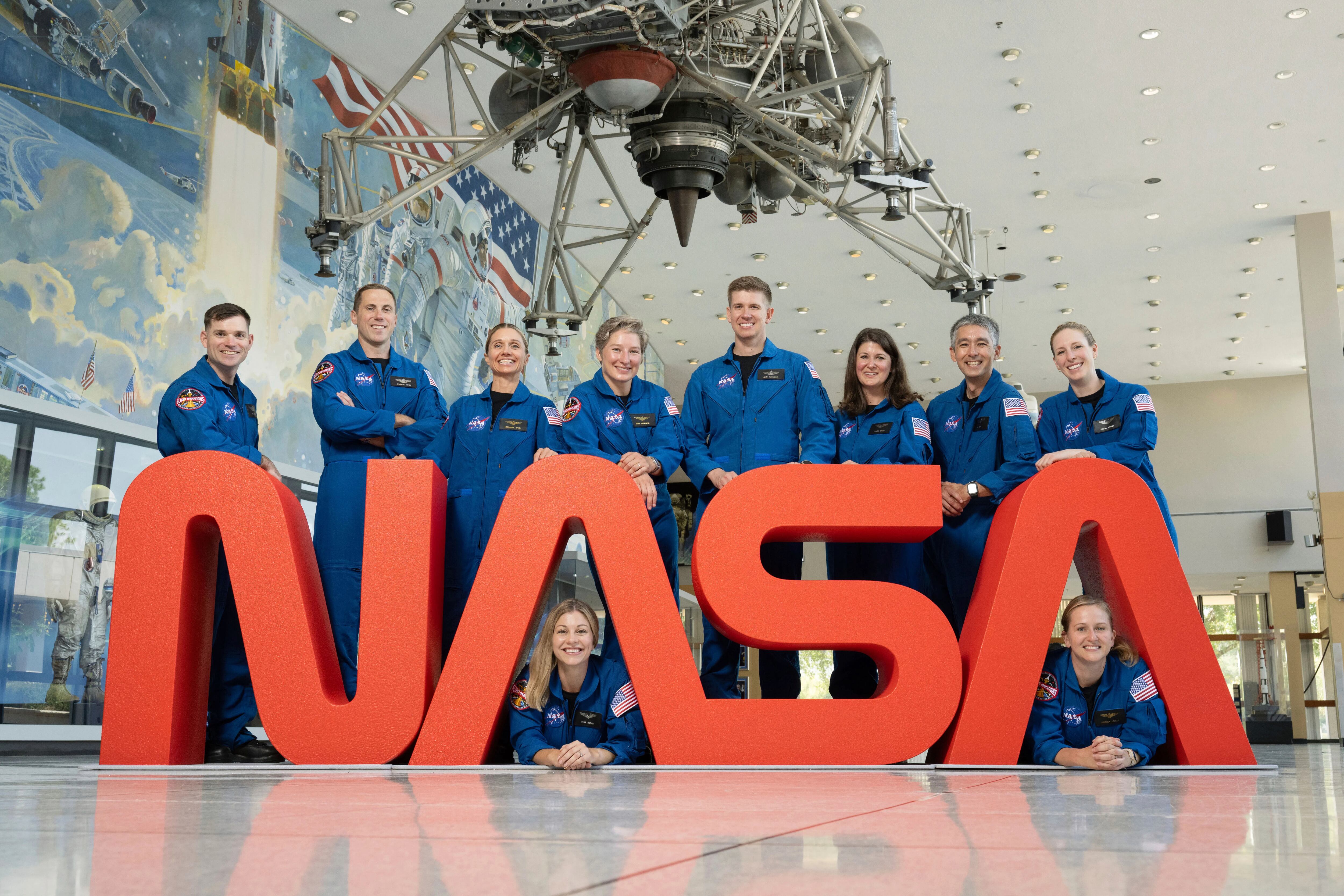 NASA selecciona a 10 nuevos astronautas: seis mujeres y cuatro hombres ...